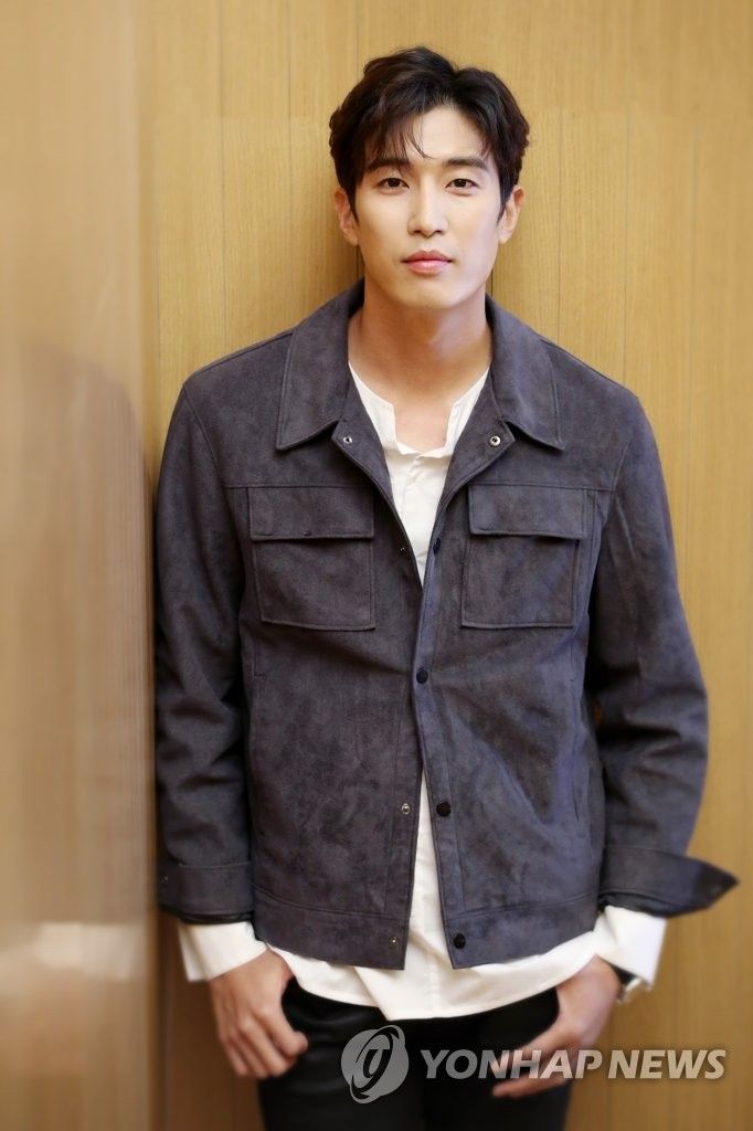 El actor Kang Kyung Joon enfrenta una demanda por presunto caso de ...