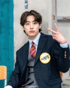 Lee Won Jeong del drama “Jerarquía” explica por qué rechazó a HYBE 8 veces