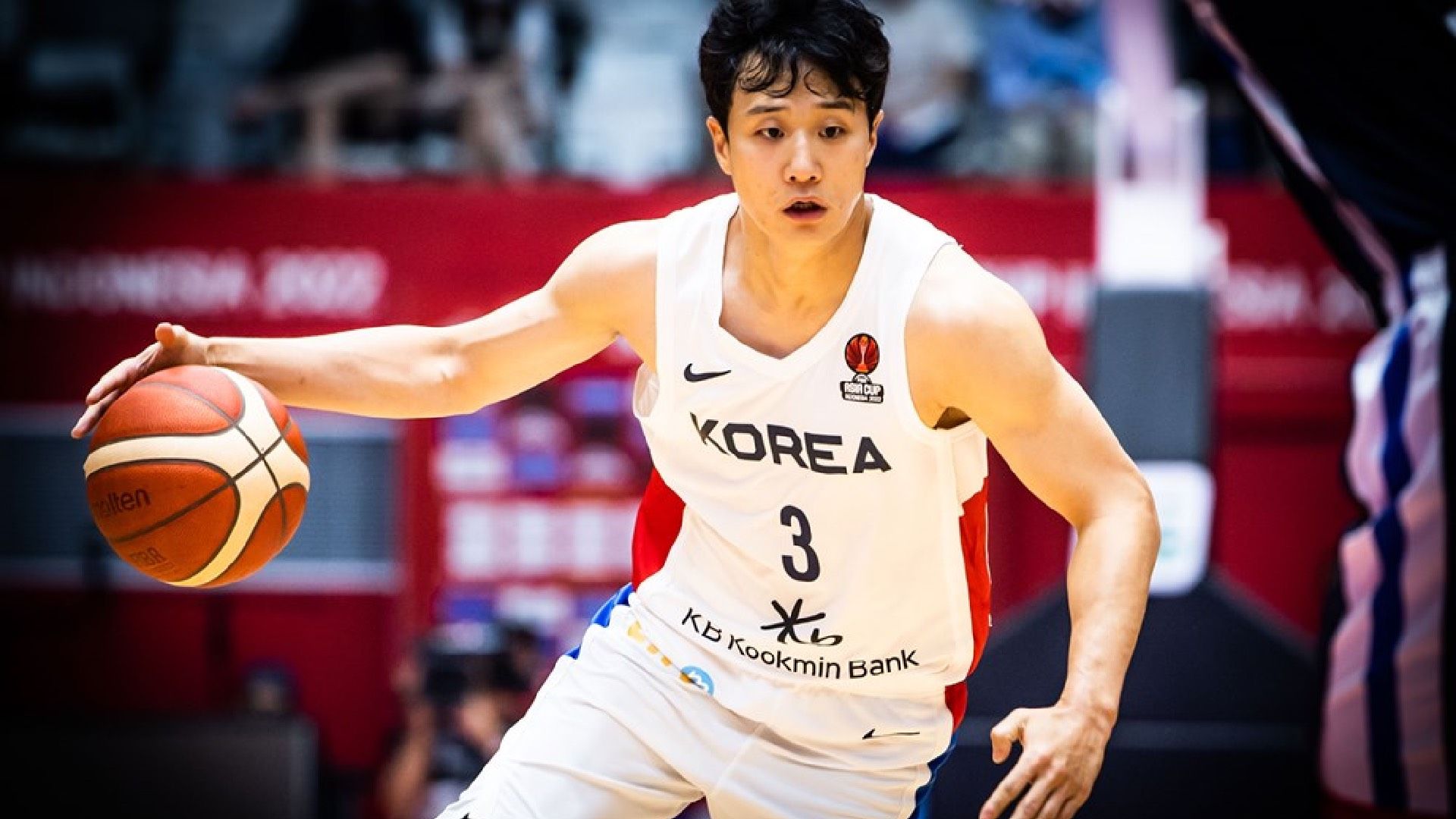 El popular jugador de baloncesto Heo Ung demanda a su ex novia por ...