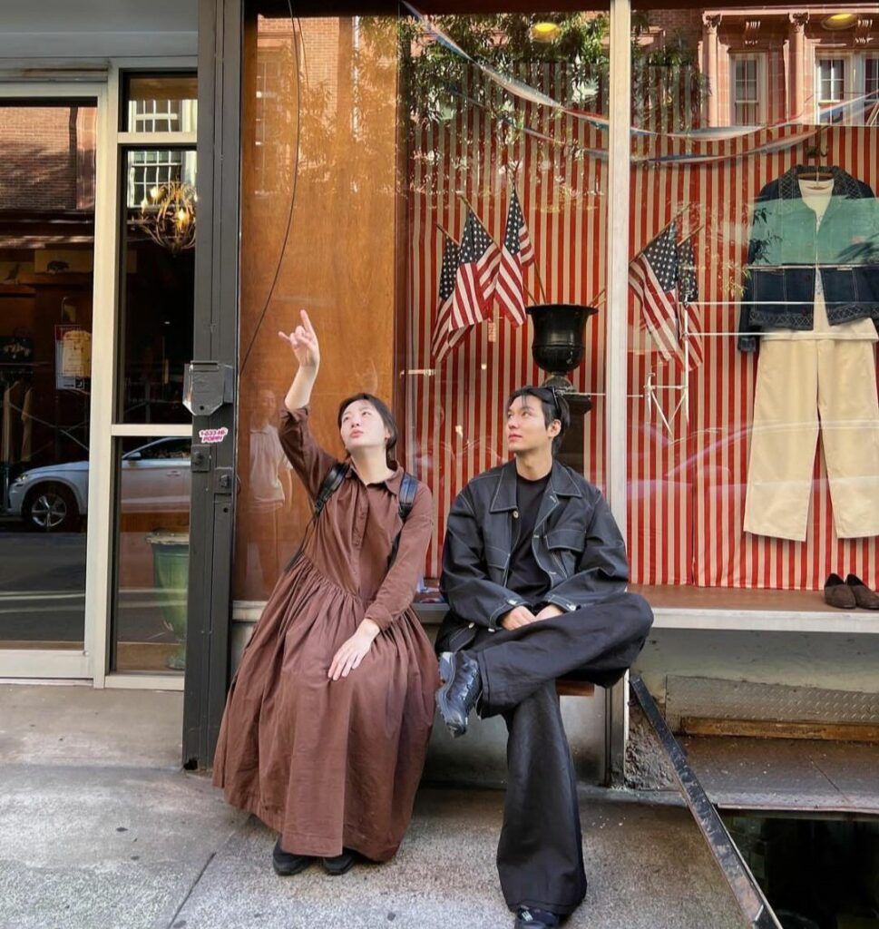 Sunja y Hansu pasean por Nueva York previo al estreno de la segunda ...