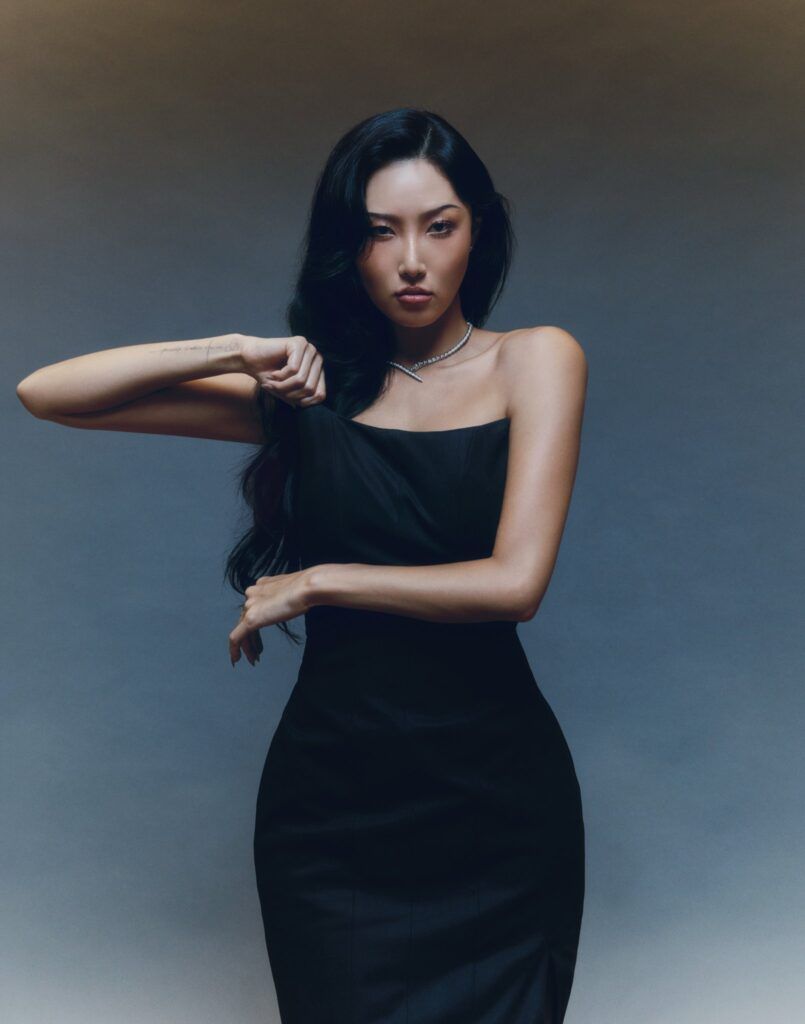 Hwasa de MAMAMOO anuncia el lanzamiento de su primer álbum con P NATION