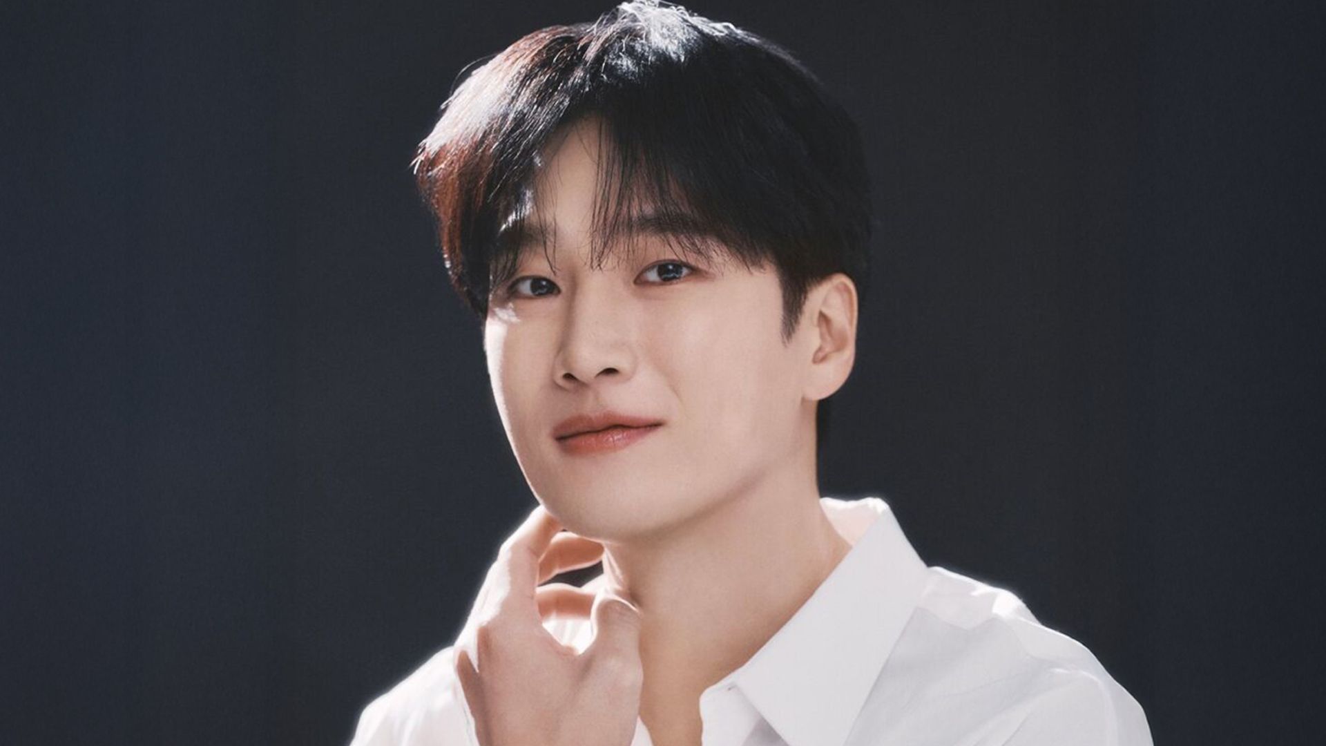 Ahn Bo Hyun firma con la agencia de Shin Min Ah, Kim Woo Bin y más