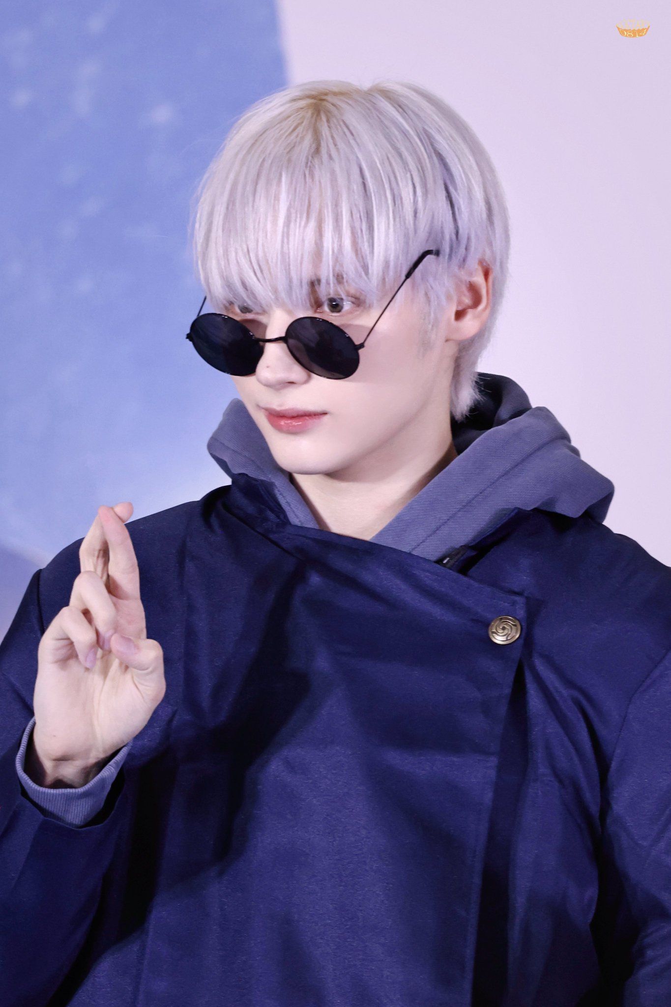 Huening Kai de TXT se hace viral por su cosplay de Satoru Gojo